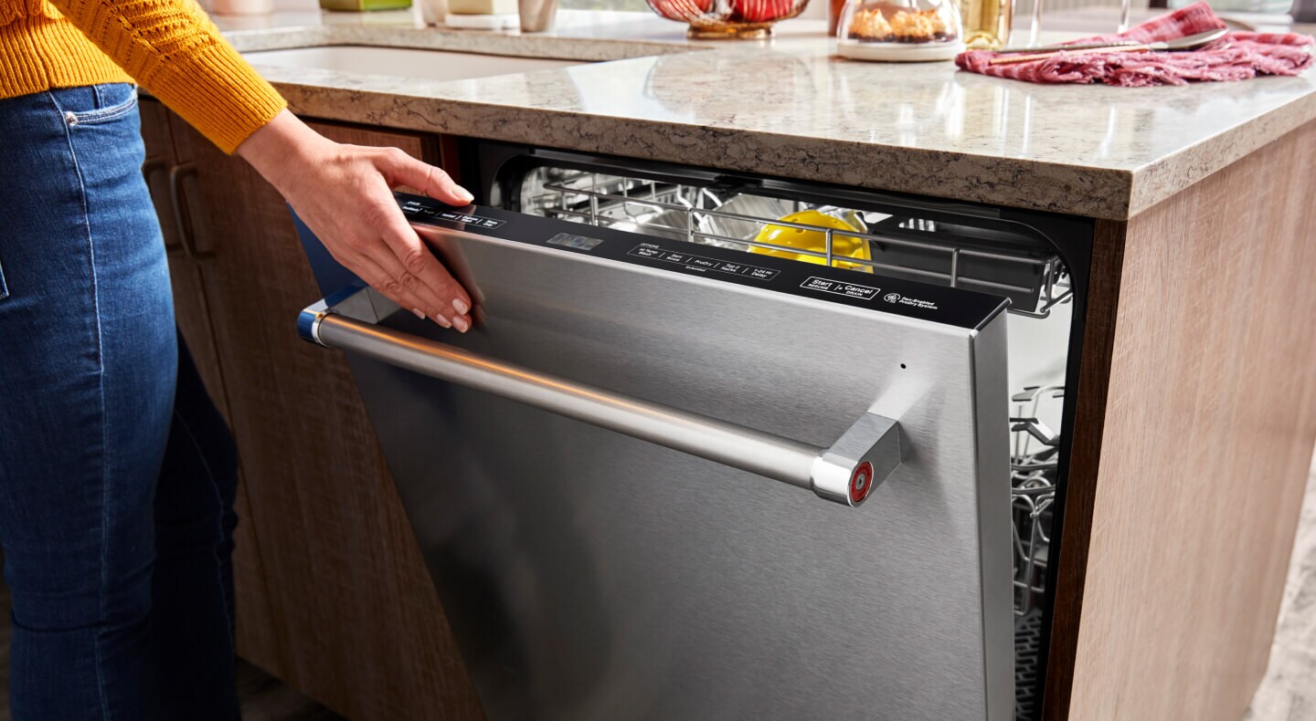 Fully-Integrated vs. Semi-Integrated Dishwasher Design Guide | KitchenAid