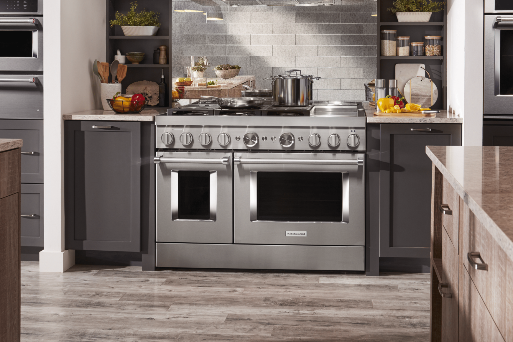 Commercial-Style & Pro-Style Ranges: 2026 Buying Guide | KitchenAid