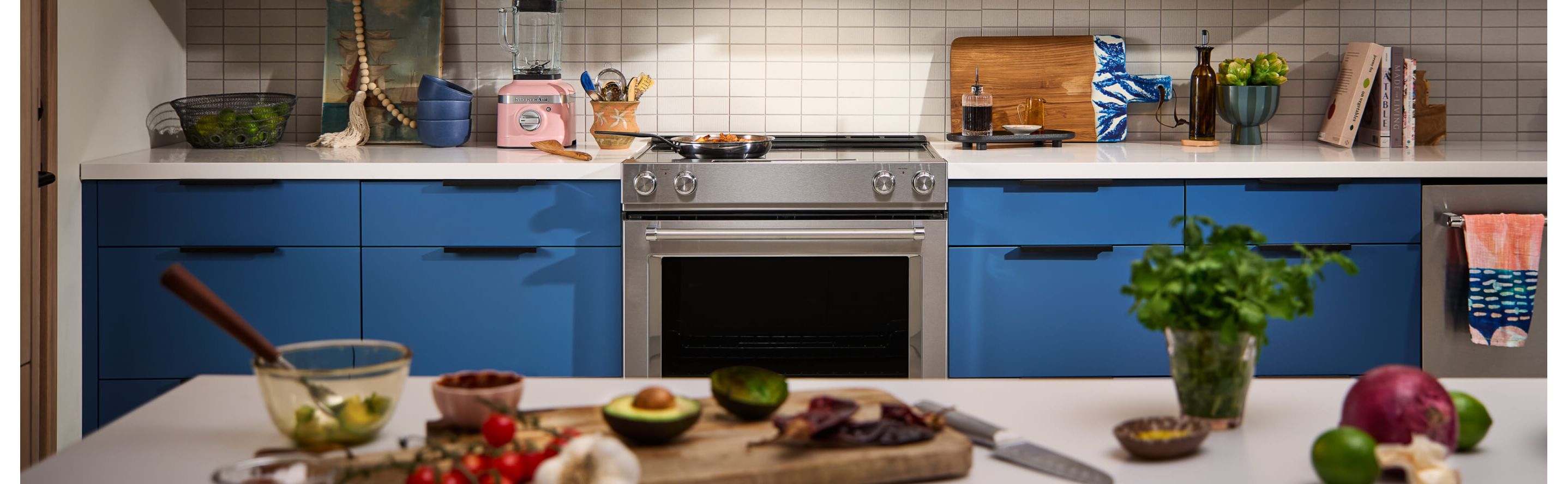 Slide-In vs. Freestanding Range Guide | KitchenAid